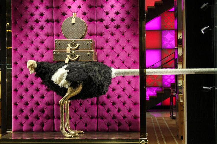 5 tips to immediately improve your jewelry window display